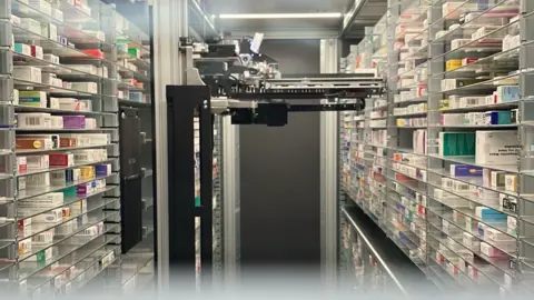 How AI and robots help ease pressure on pharmacies | reporting science
